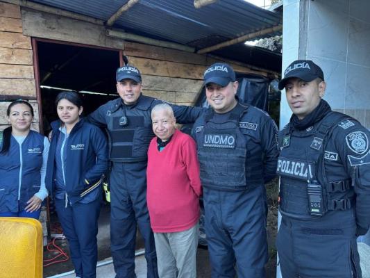 La Policía Nacional fortalece lazos con adultos mayores en zona rural de Pasto | Policía ...